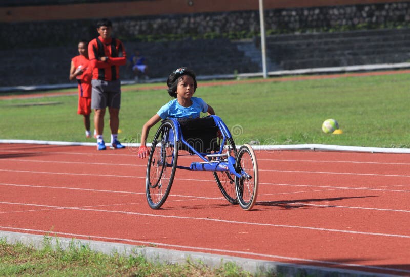 Student med handikapp redaktionell arkivbild. Bild av deltagare - 49910347