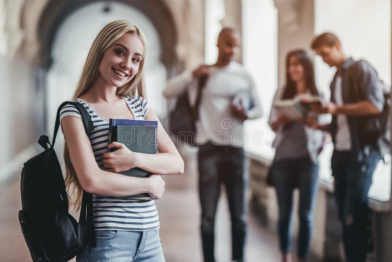 Studenter Near Universitetet Fotografering för Bildbyråer - Bild av ...