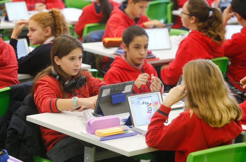 Students in Classroom Sing Technology Editorial Photo - Image of ...