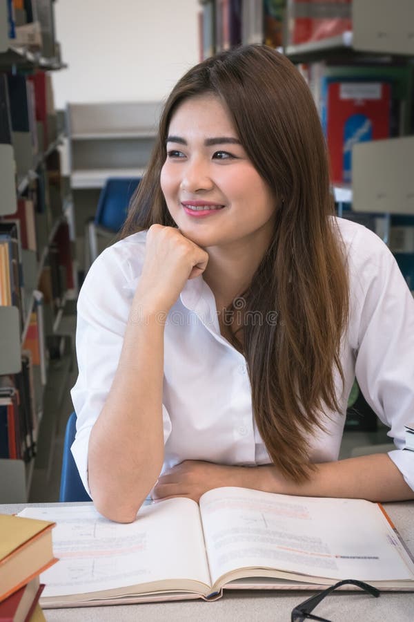 Students leading book stock image. Image of architecture - 99132011