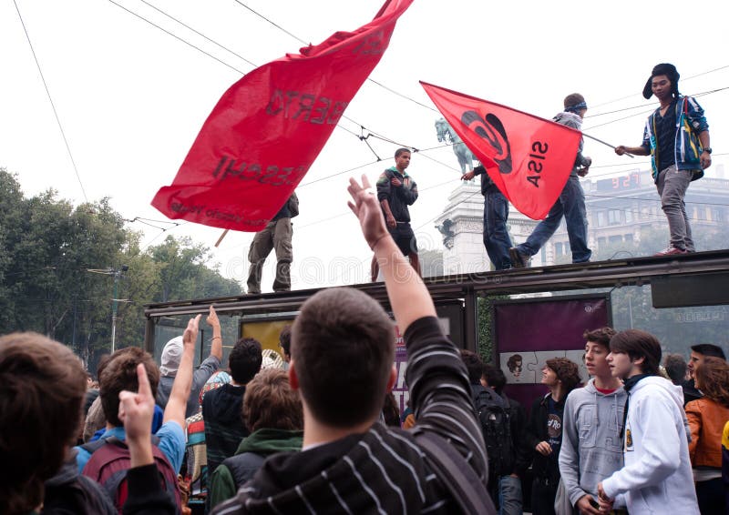 Students protesting editorial image. Image of education - 16398480