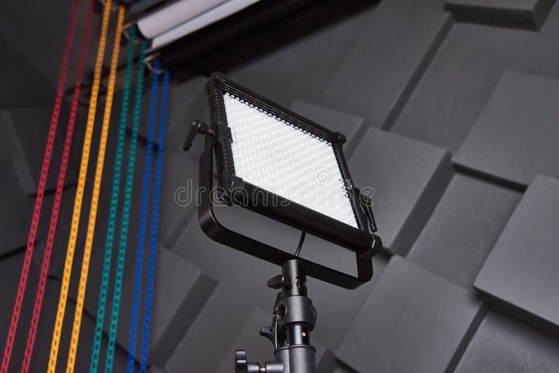 Studio Assistant Fix Professional Video Light on Adjustable Light Stand ...