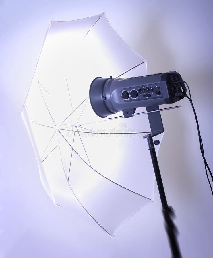 Studio strobe stock image. Image of spotlight, umbrella - 8972539