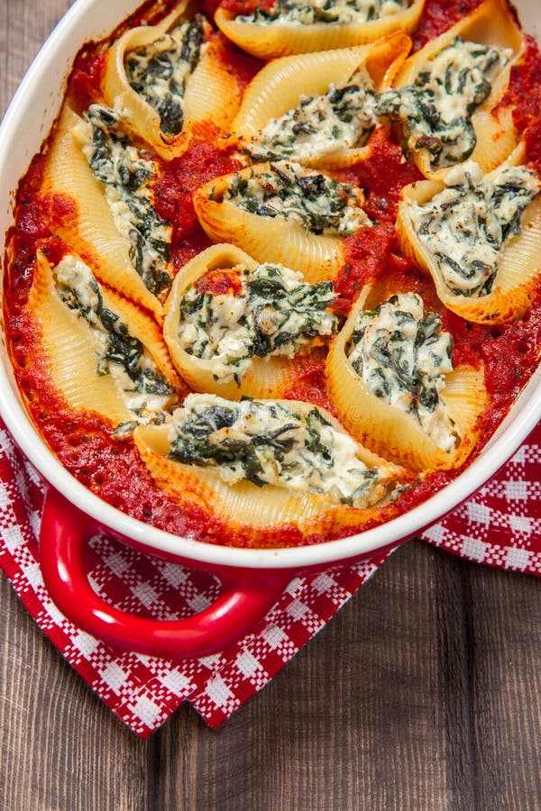 Stuffed Pasta Shells with Spinach Ricotta Stock Image - Image of filled ...