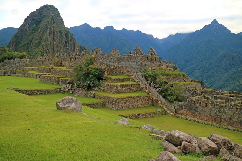 Stunning Ancient Inca Structures Inside Machu Picchu Archaeological ...