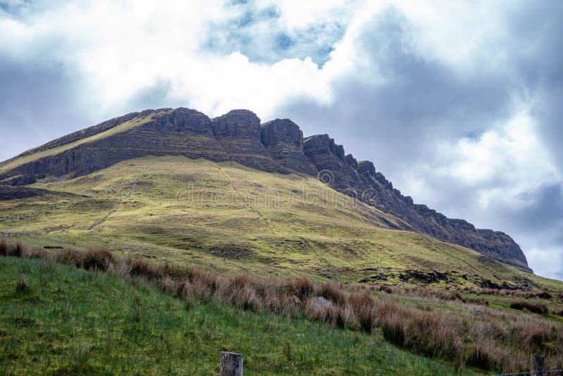 Benbulben stock image. Image of mountains, outdoors, travel - 5285419