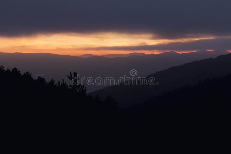 Stunning Sunset between Mountains Stock Image - Image of countryside ...