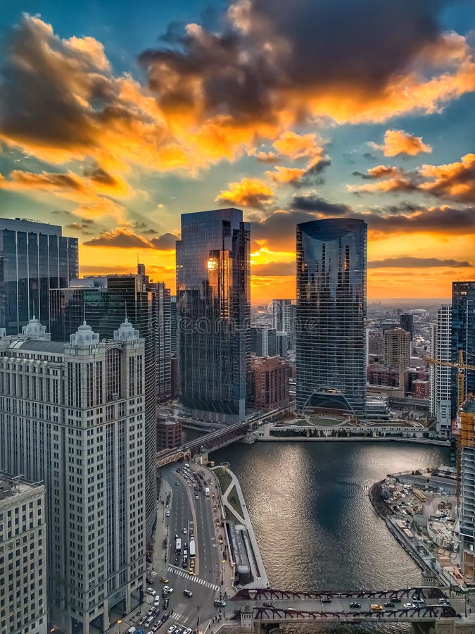 Stunning Sunset Over the Chicago River in the Downtown Loop Stock Photo ...