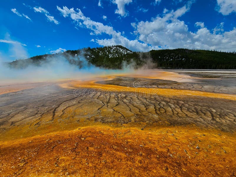 Stunning View of the Grand Prismatic Spring in Yellowstone National ...