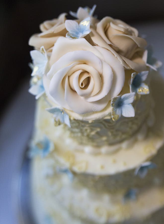 Stunning wedding cake stock image. Image of white, love - 49724965