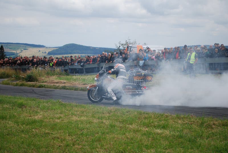 Stuntshow motocycle editorial stock image. Image of motor - 28285344