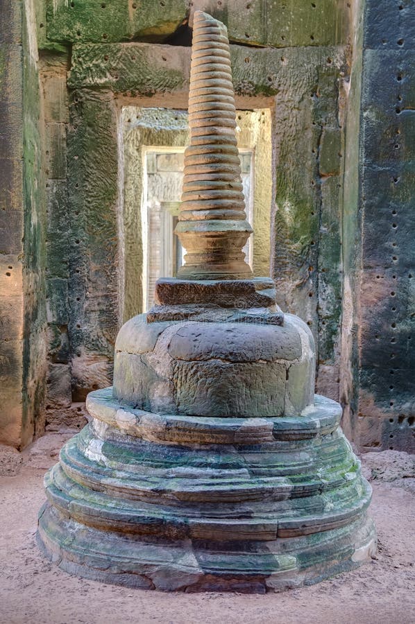 Stupa Au Centre Du Temple De Preah Khan Photo stock - Image du angkor ...