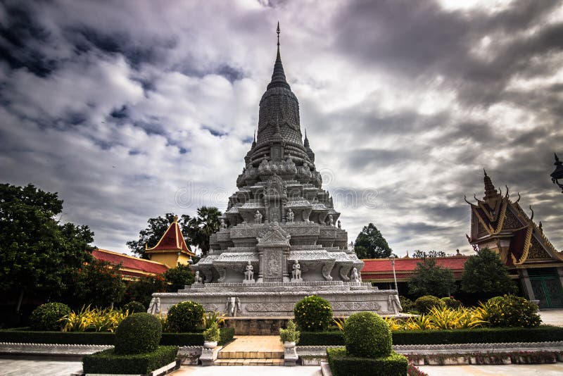 Stupa in Siem Reap, Cambodia Stock Photo - Image of landmark, khmer ...