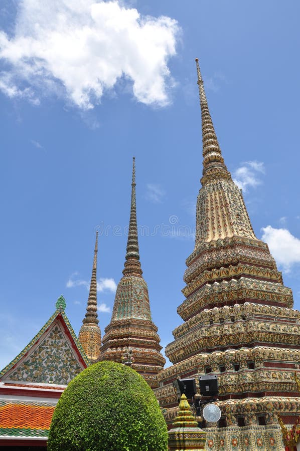 Stupa Tower of Wat Phodharam Stock Photo - Image of religion, phra ...