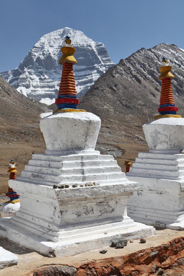 Stupas Budistas (chorten) Em Tibet Foto de Stock - Imagem de sagrado ...