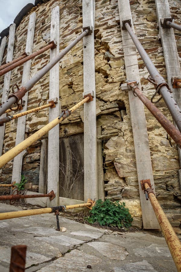 De antieke bouw in Granada stock afbeelding. Image of gebouw - 89761991