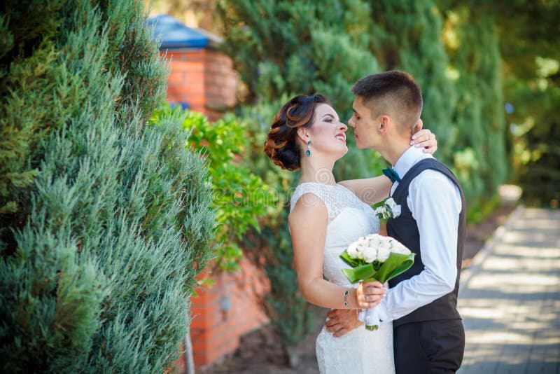Stylish Wedding in the Park Stock Image - Image of green, couple: 59553499
