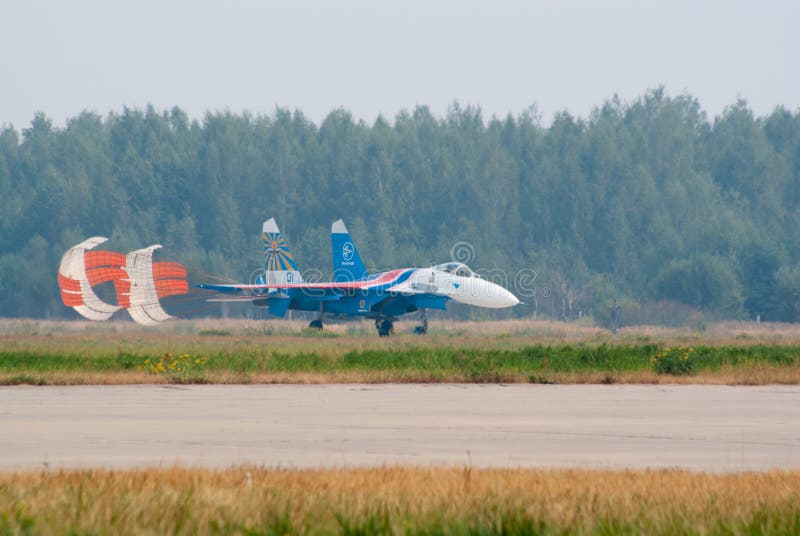 Su-27 with brake parachute editorial photo. Image of army - 15662836