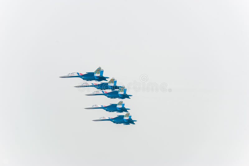 SU-27 flight performance editorial stock image. Image of gravity - 51828434
