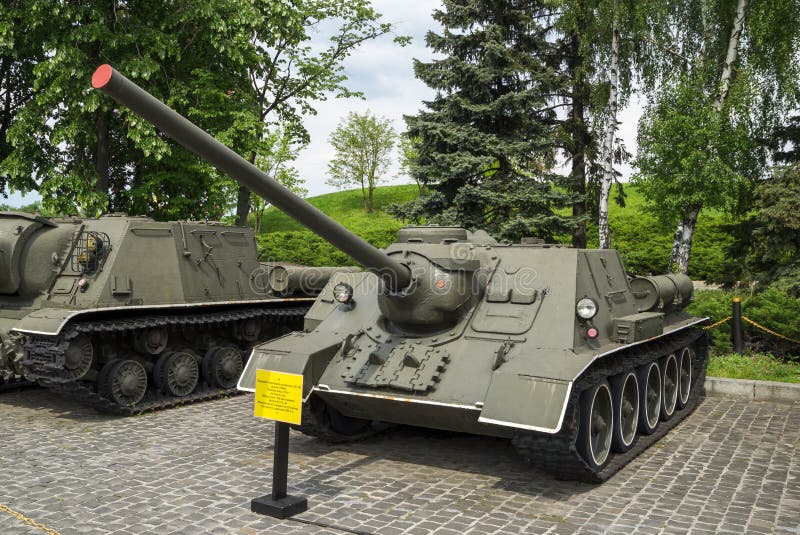 SU100 Soviet Tank Destroyer Stock Photo - Image of defense, mechanism ...
