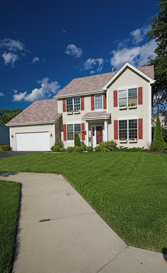 Suburban midwestern home stock image. Image of domestic - 942417