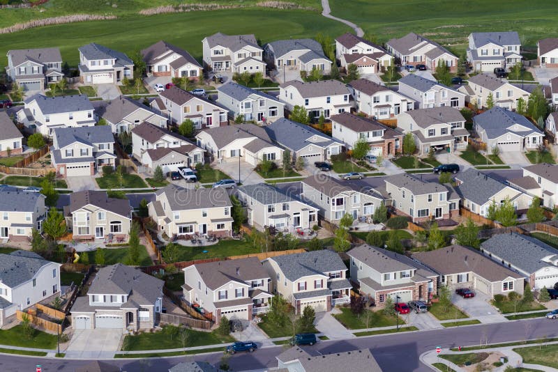 Suburbia stock foto. Image of erie, regeling, stad, woon - 31115258