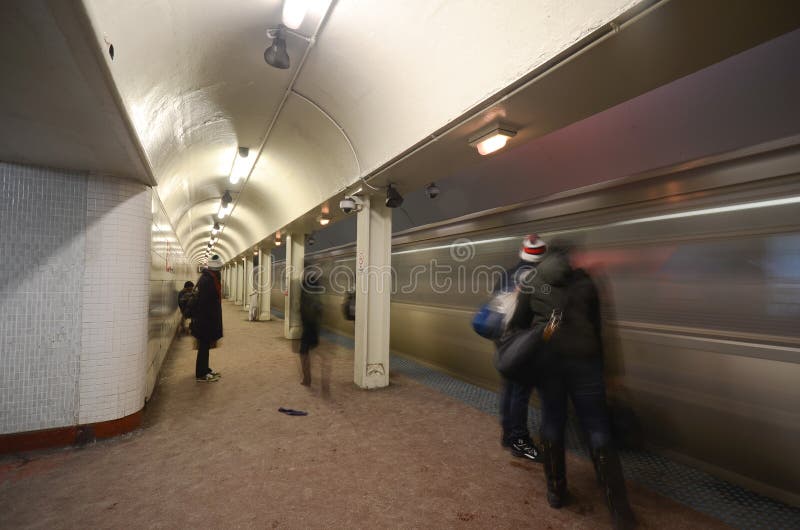 Subway in Chicago editorial photography. Image of underground - 38679107