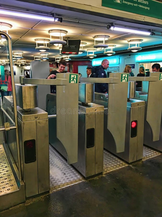 Metro gates in Tokyo editorial stock image. Image of interior - 50600449