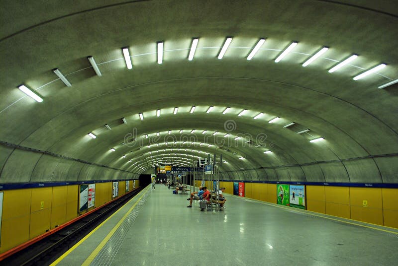 Subway metro station editorial stock image. Image of train - 76488769