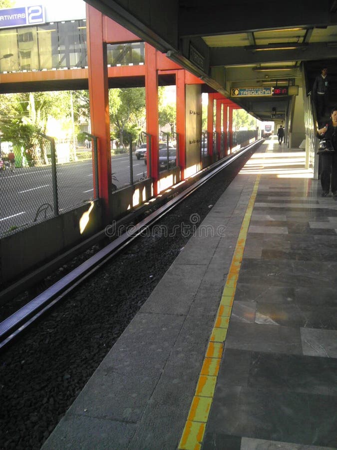 Subway rails editorial stock photo. Image of anden, city - 100418033