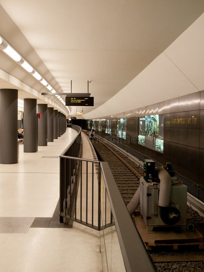 Subway station editorial image. Image of central, urban - 31593575