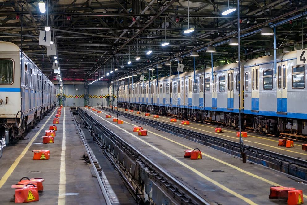 Subway train metro depot editorial image. Image of metropolitan - 185356890