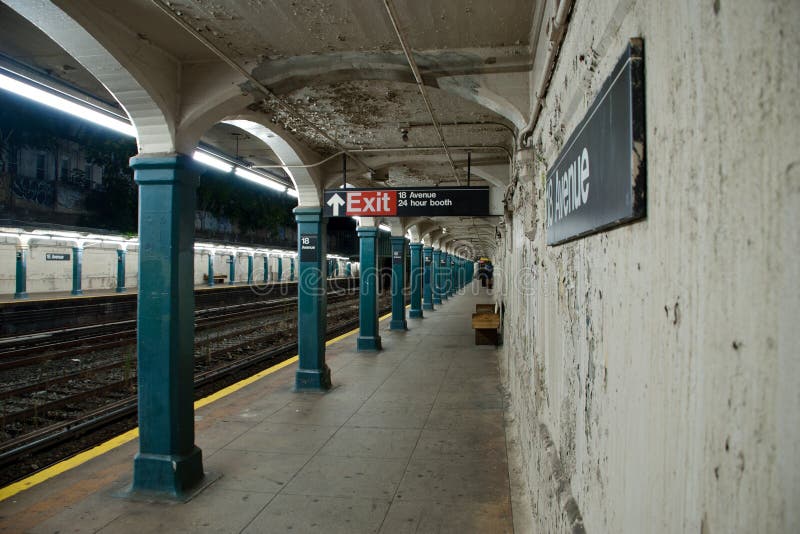 Subway train station editorial image. Image of classic - 24511370