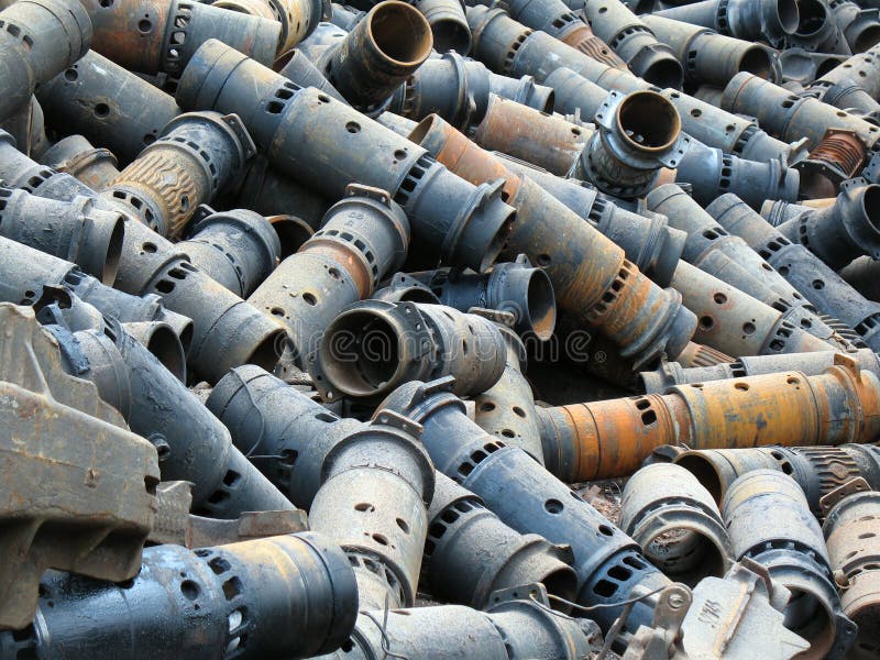 Sucata de metal foto de stock. Imagem de abundância, sujo - 15365252
