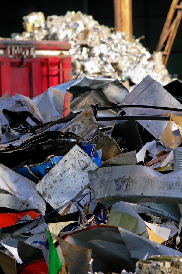 Sucata industrial foto de stock. Imagem de arremesso, vala - 1510266