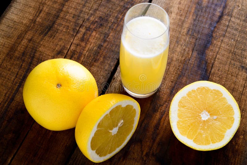 Succo di pompelmo immagine stock. Immagine di vetro, bianco - 28277997
