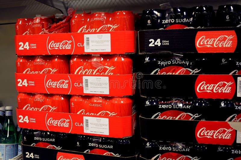 Sucre Nul De Coca-cola Et Coca-cola Classique Image stock éditorial ...