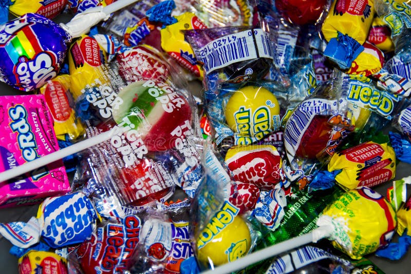 Fermez-vous Des Sucreries Multicolores Assorties Photo stock - Image du ...