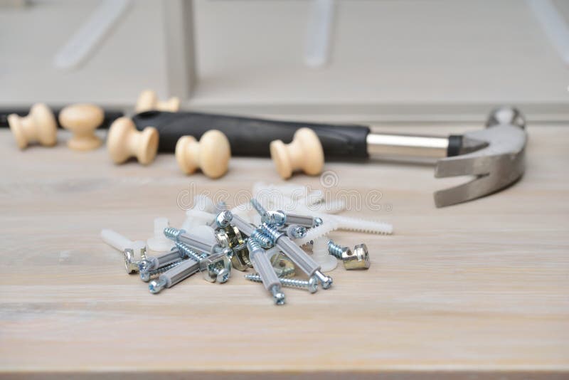 Sujeciones Para Los Muebles De Madera Imagen de archivo - Imagen de ...