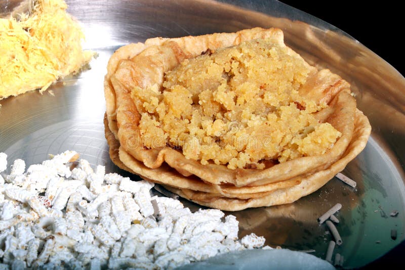 Suji/Sooji Halwa Puri or Shira Poori Breakfast, Served in a Plate and ...