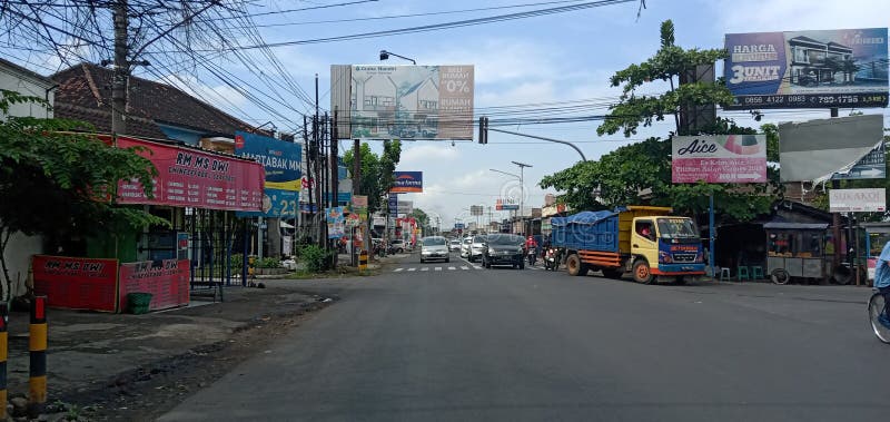 Traffic Flow editorial image. Image of flow, neighbourhood - 256204335