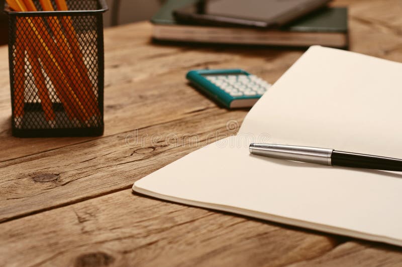 Sul Desktop, Apra Il Blocco Note Con La Penna Ed Il Calcolatore ...