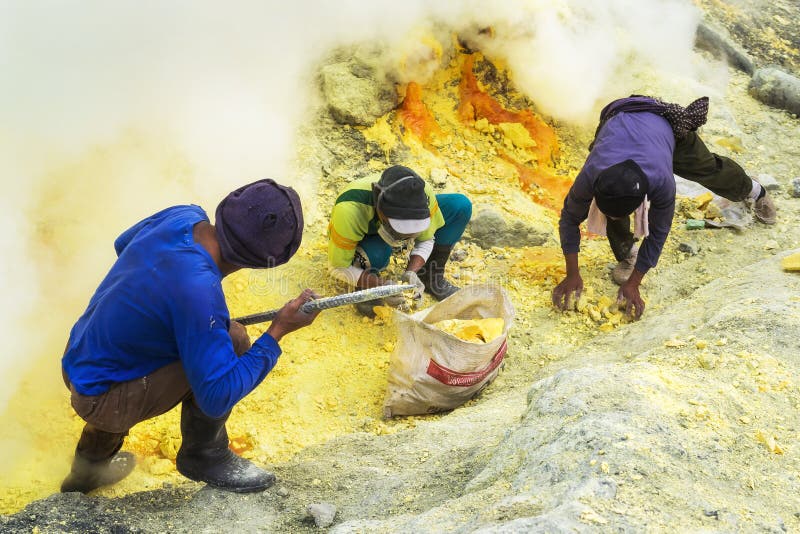 Sulfur Miners at Kawah Ijen Volcano in Java, Indonesia Editorial Photo ...