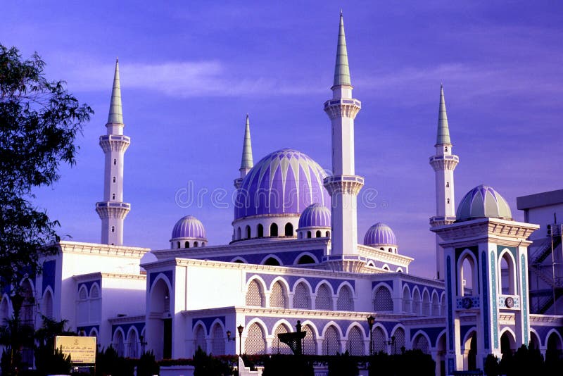 Old State Mosque / Kuching Mosque Editorial Stock Photo - Image of ...