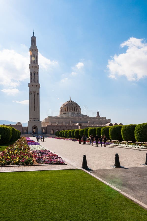 Sultan Qaboos Grand Mosque in Muscat, Oman Editorial Stock Photo ...