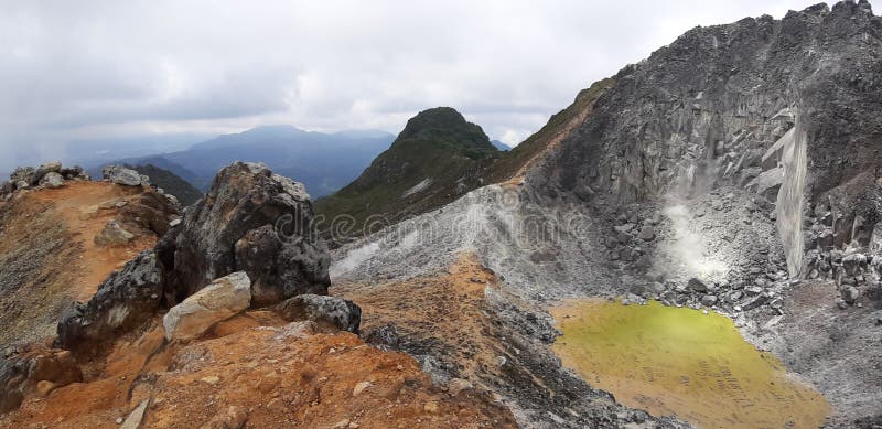 Sumatra Vulkan Berastragi stock photo. Image of lava - 164094432