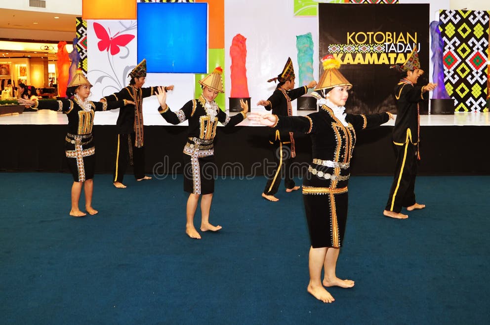 Sumazau Dance editorial photography. Image of deities - 19595602