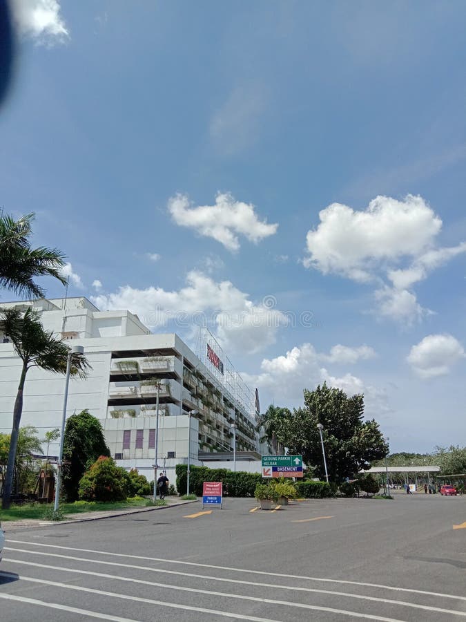 Summarecon Mall editorial photo. Image of town, downtown - 249389256