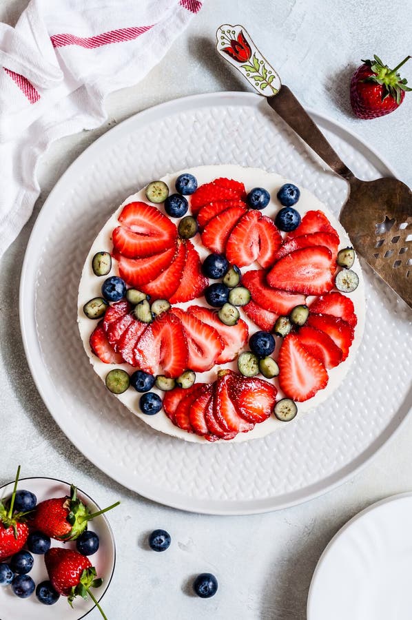 Summer Berry No Bake Cheesecake Stock Photo - Image of cheese, berry ...