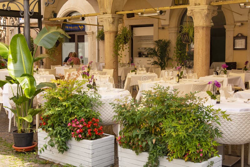 Summer Cafe on the Streets of Verona, Italy Editorial Stock Photo ...